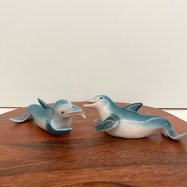 Dolphin Salt and Pepper Salt - At home in the country