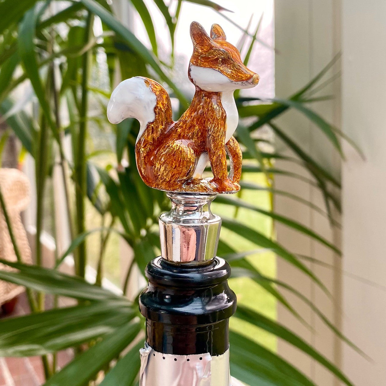 Rich Brown Enamel Foxy Bottle Stopper - At home in the country