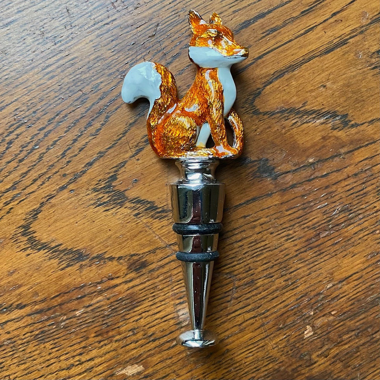 Rich Brown Enamel Foxy Bottle Stopper - At home in the country
