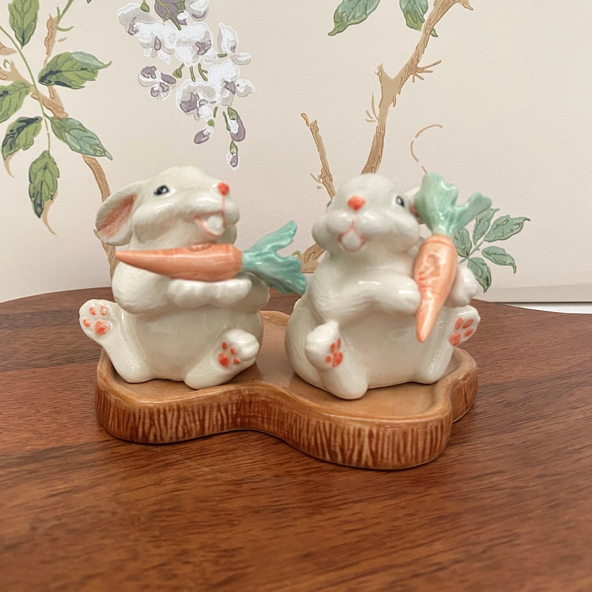 Rabbit Salt and Pepper Salt - www.athomeinthecountry.co.uk